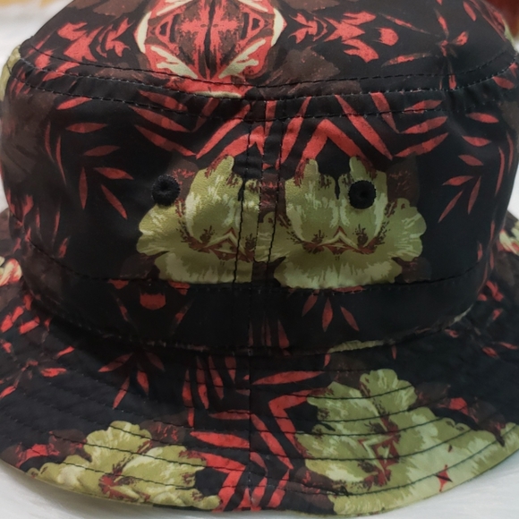 Chuck | Accessories | Original Chuck Bucket Hat Dark Tropical Print ...